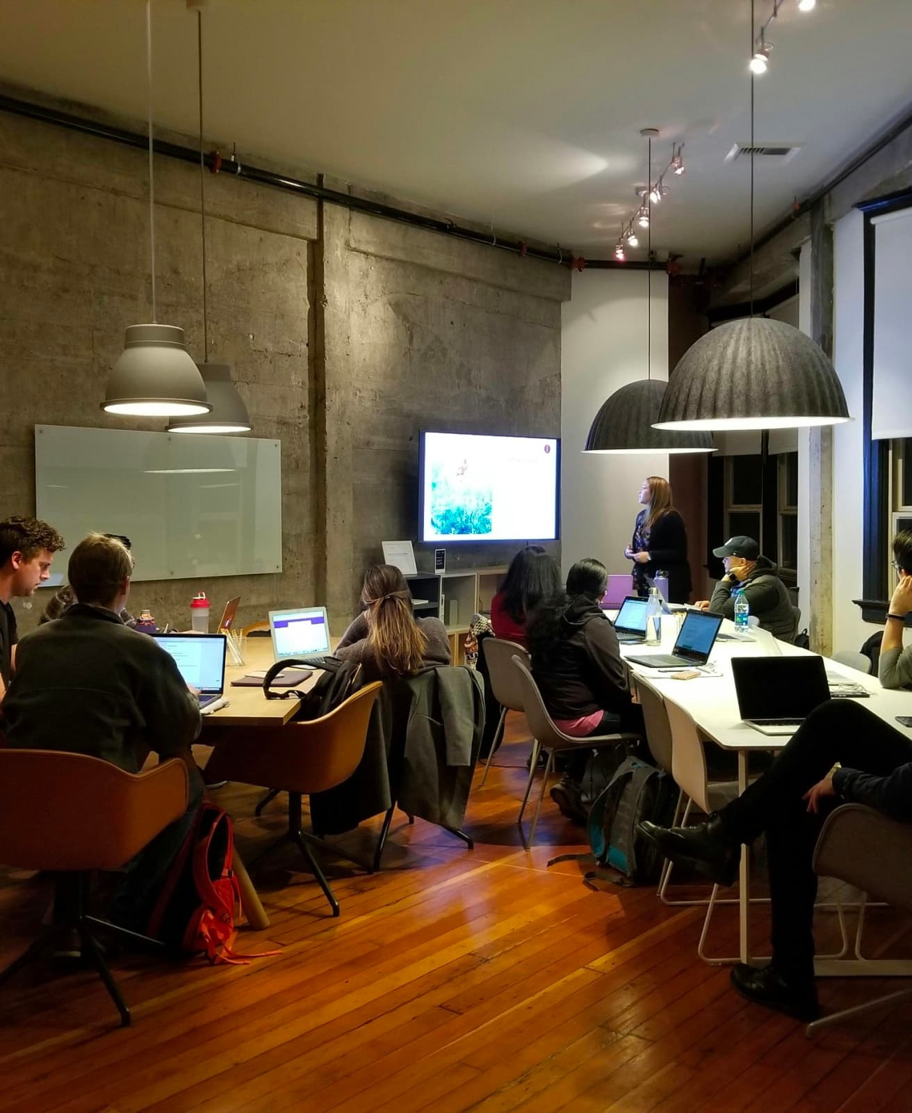 We believe in AI that helps humans close more sales - Spara